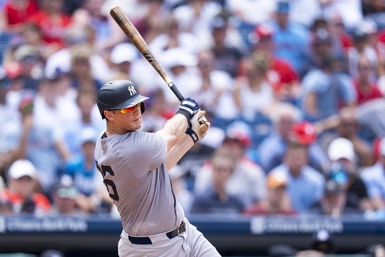 LeMahieu隻手擊倒費城人 Harper陷入大低潮｜緯來新聞網